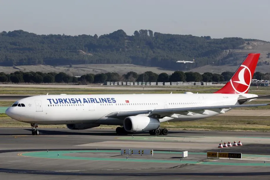 Sensual massage swansea desiring a lady with short locks,