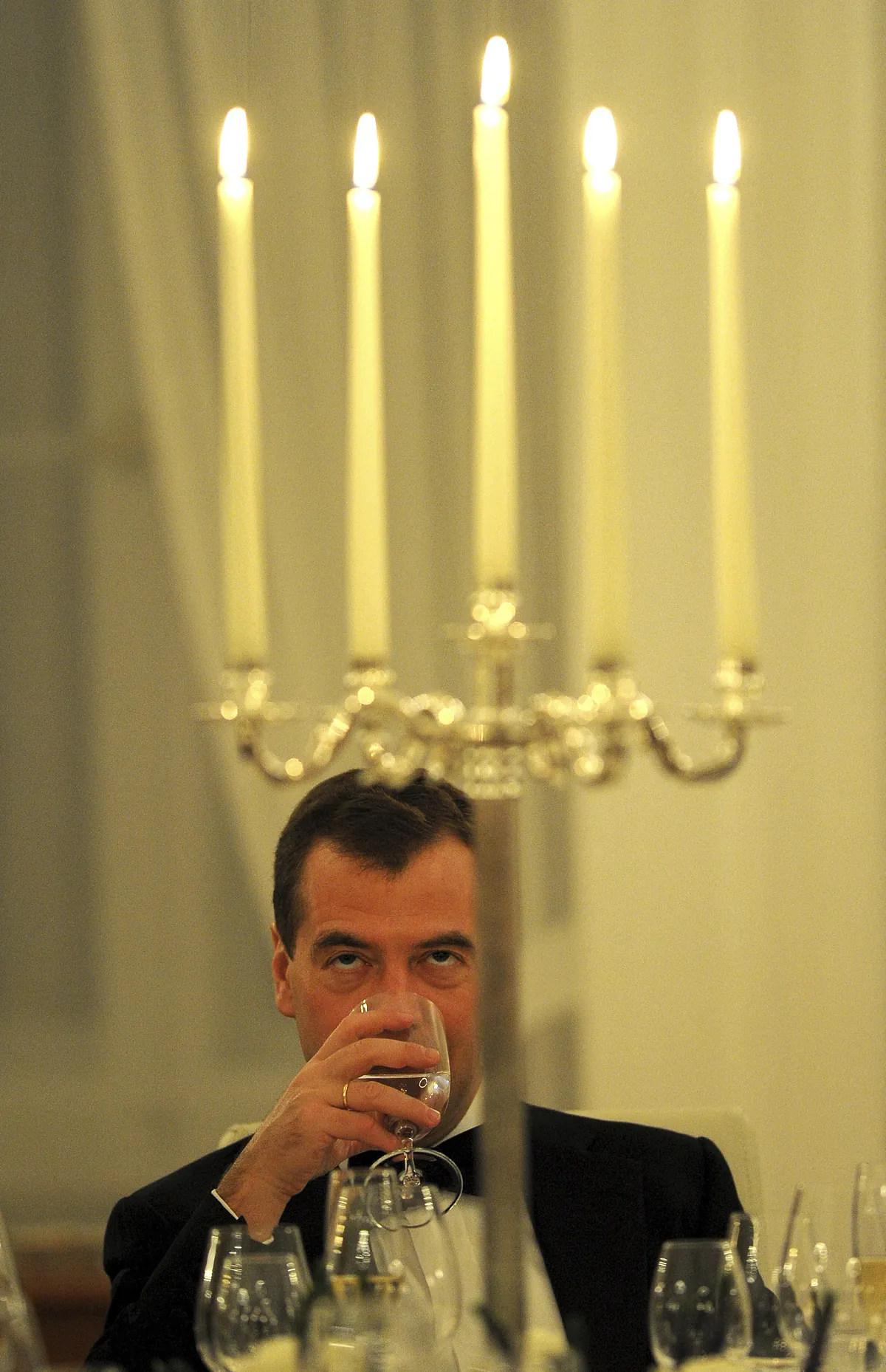 Humillaciones, invasión y alcohol: cómo se radicalizó Medvedev | Crónica