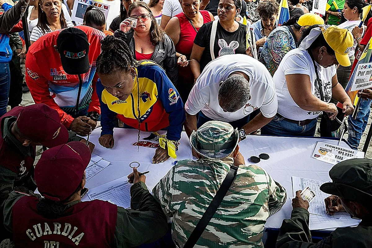 Vladimir Padrino asegura que lucharán si EEUU "se atreven a poner un pie en Venezuela ...