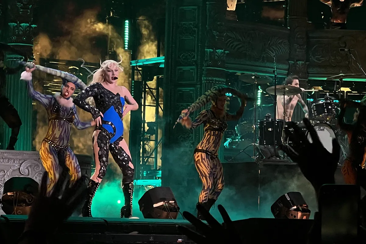 Lady Gaga enloquece a más de 2 millones de fans con su 'ópera gótica ...