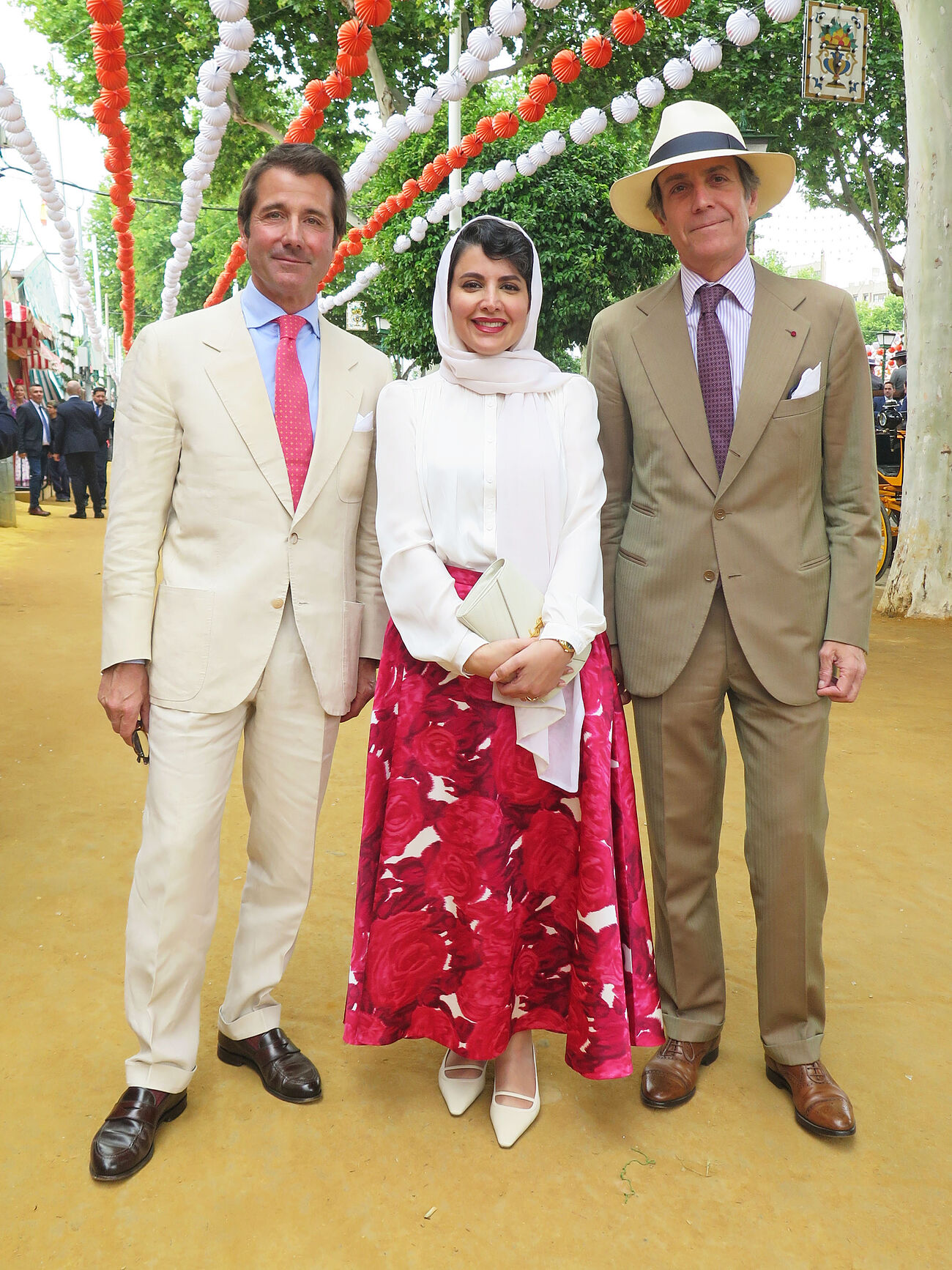 El conde Massimiliano Secco d'Aragona, la princesa Haifa bint Abdulaziz ...