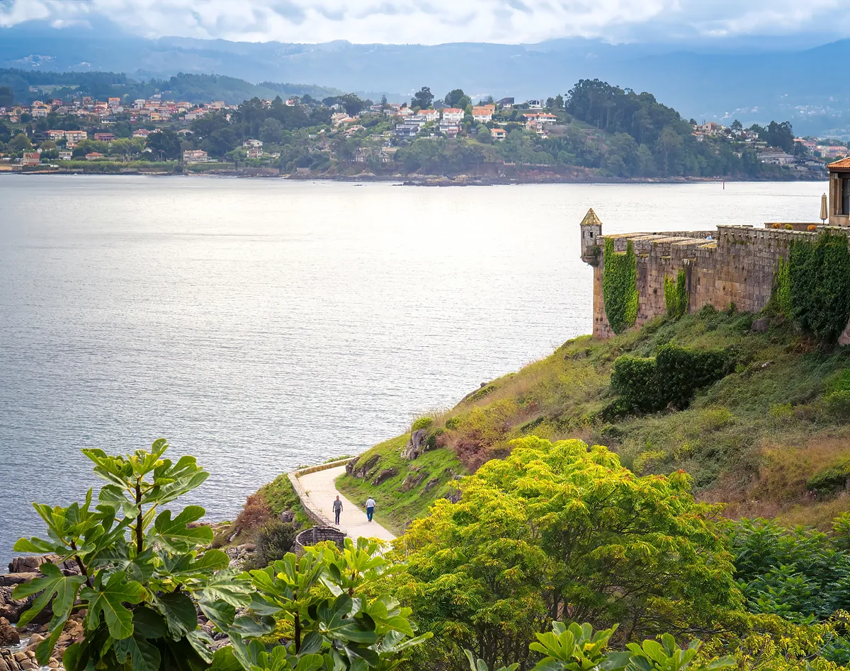 Baiona, la histórica villa marinera que primero se enteró de la llegada ...