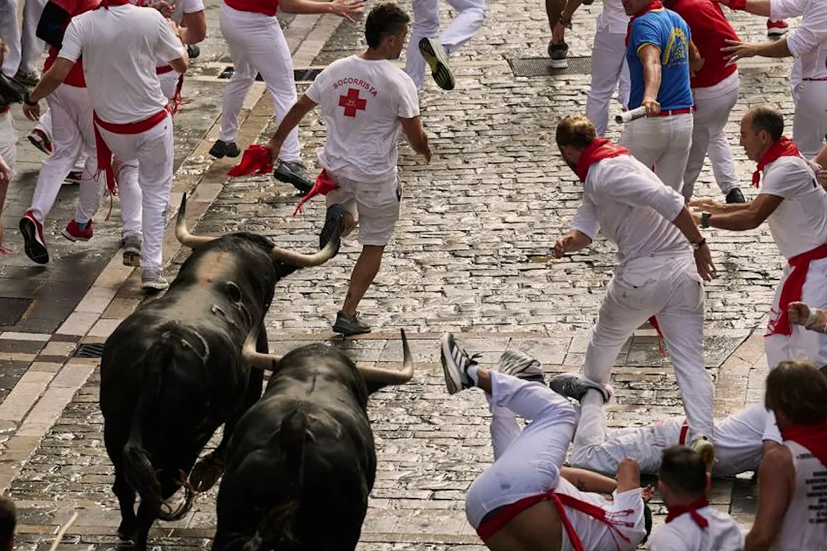 Vídeo de los mejores momentos del primer encierro de San Fermín 2025 ...