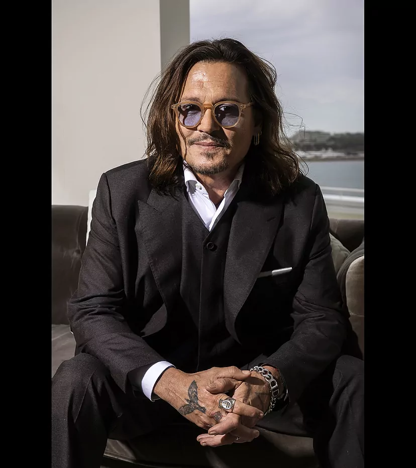 El Joven Johnny Depp Fumando