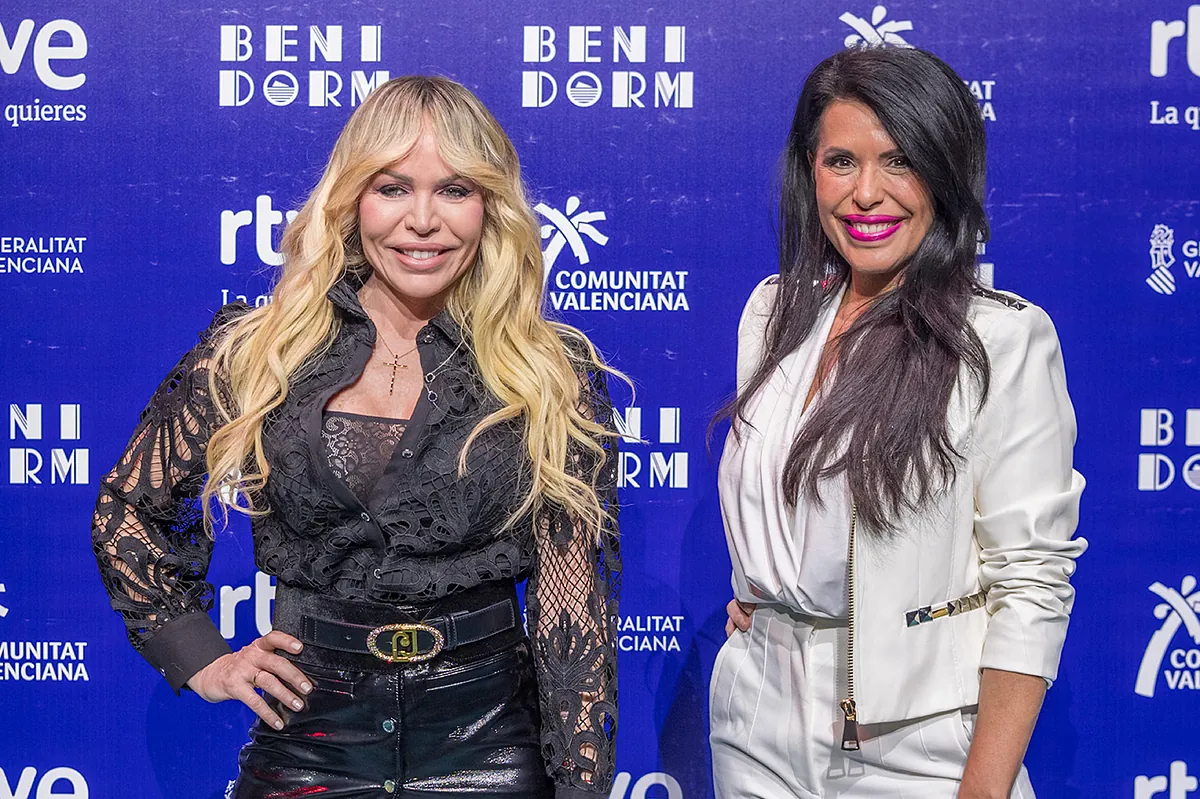 Bokep update colmek when I unlatched the door, I was so