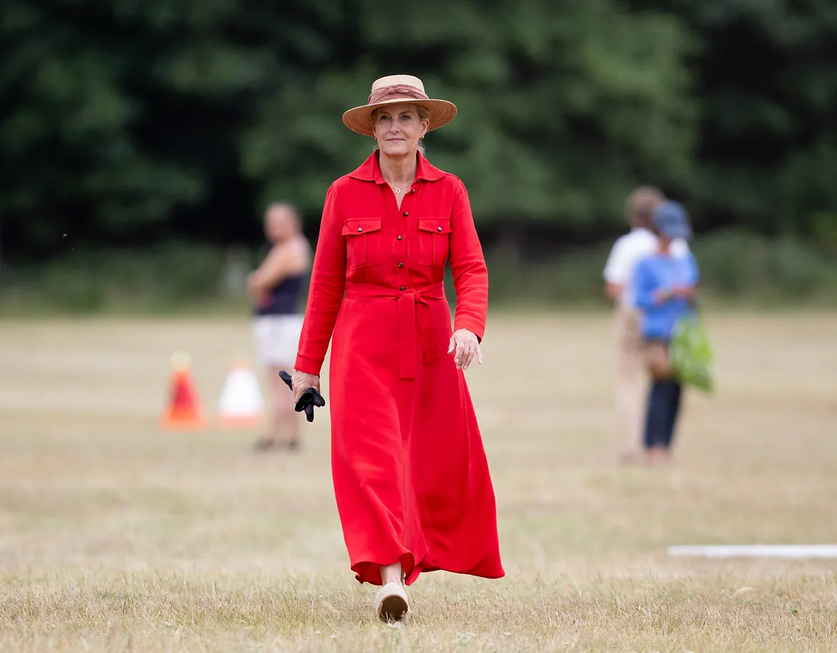 Naomi Campbell, increíble en bikini y con un look playero infalible; Anna Wintour, fiel a su ...