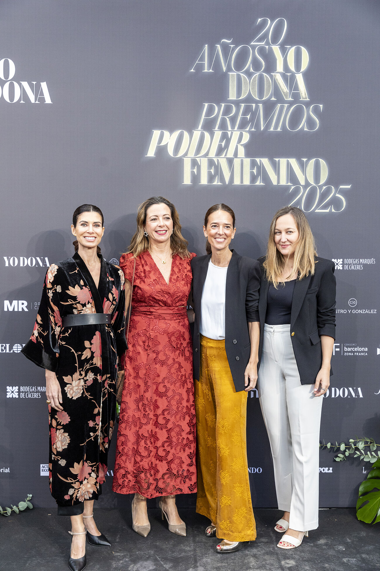 Gema Aznar, Nerea Beitia y Cristina Arias, de Mary Kay, y María José ...