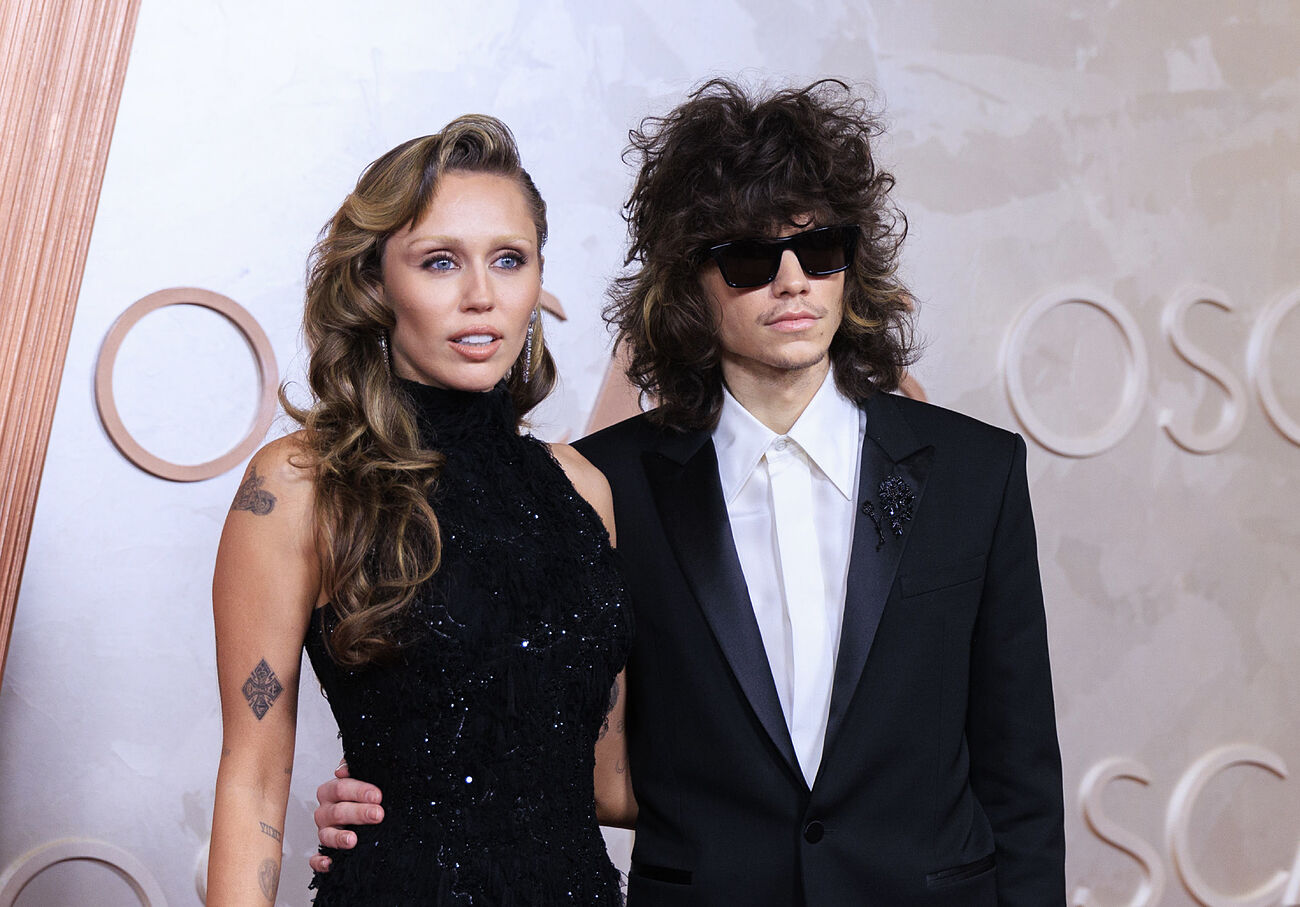 Miley Cyrus sin cejas... y su relación discreta - Foto 9 de 21